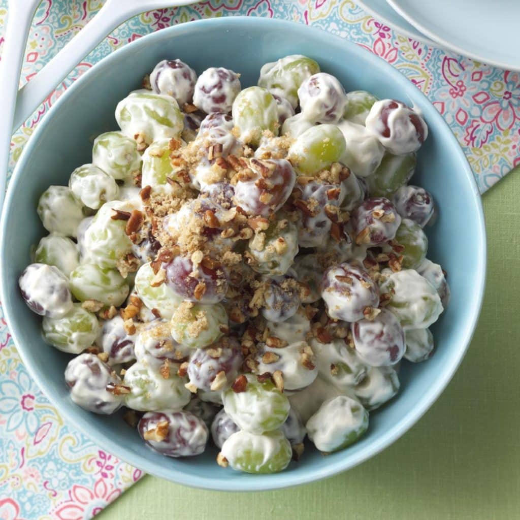 Creamy Grape Salad Recipe: A Refreshing and Easy-to-Make Dish